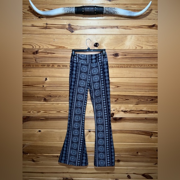 Satina | Pants & Jumpsuits | Satina Flare Bottom Leggings | Poshmark
